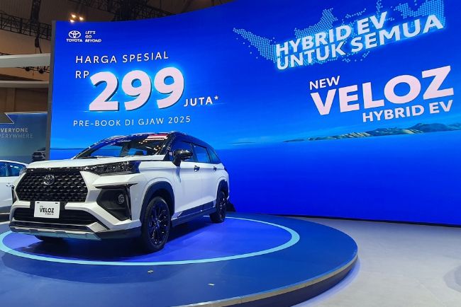 Toyota Veloz Hybrid Resmi Meluncur di Indonesia, Veloz Bensin Disetop Total